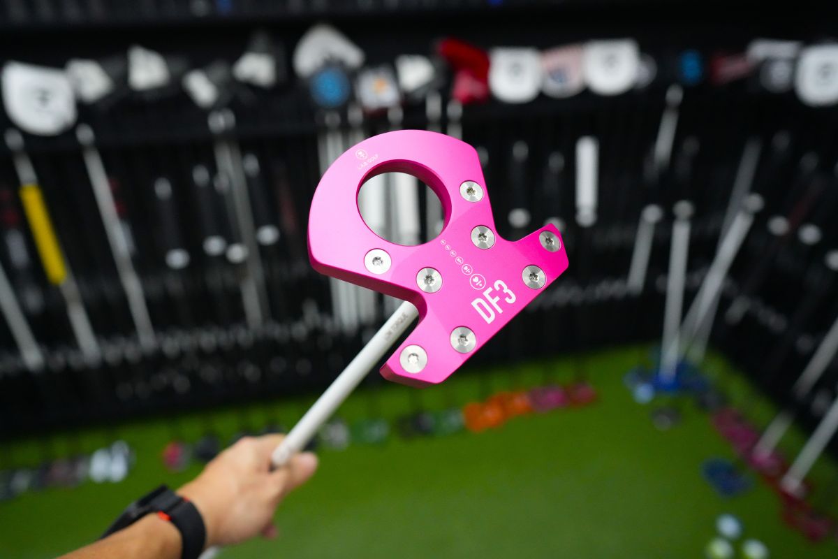 LAB Golf DF3 Pink x DeraMax 02P-130MH Limited White Pearl 33″ - MY7GOLF ...
